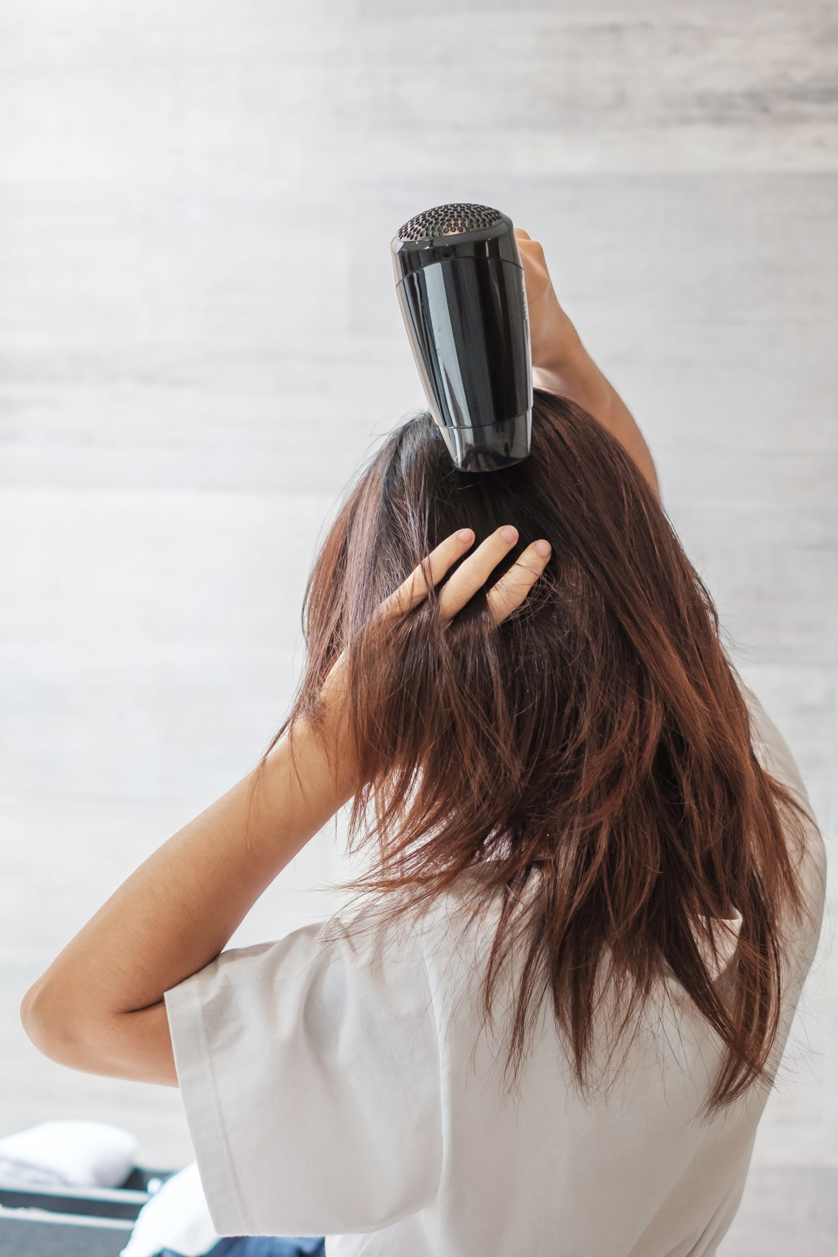 How to Fix Greasy Hair Without Washing It (Instant Results!)